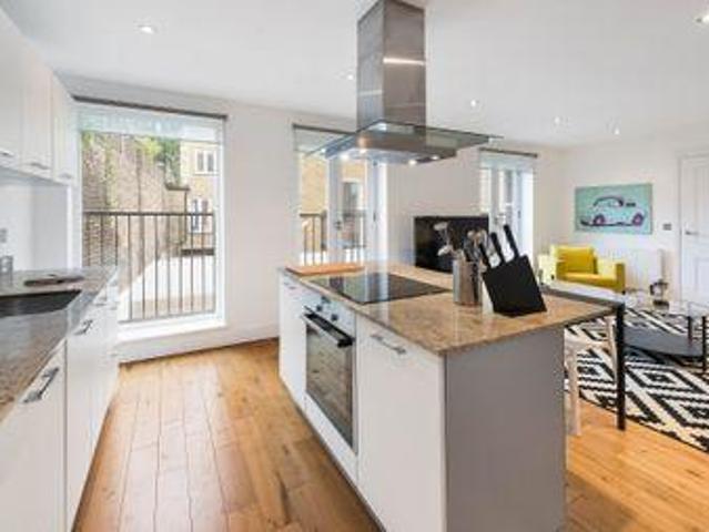 2 Bedrooms Flat for rent in Alderbrook Road, London SW12