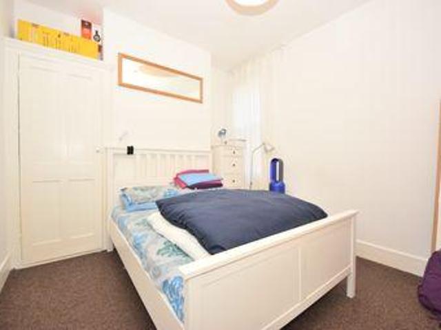 2 Bedrooms Flat for rent in Aldworth Road, Stratford, London E15