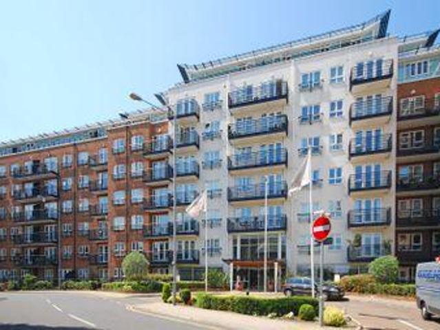 2 Bedrooms Flat for rent in Alexander House, Kingston KT2