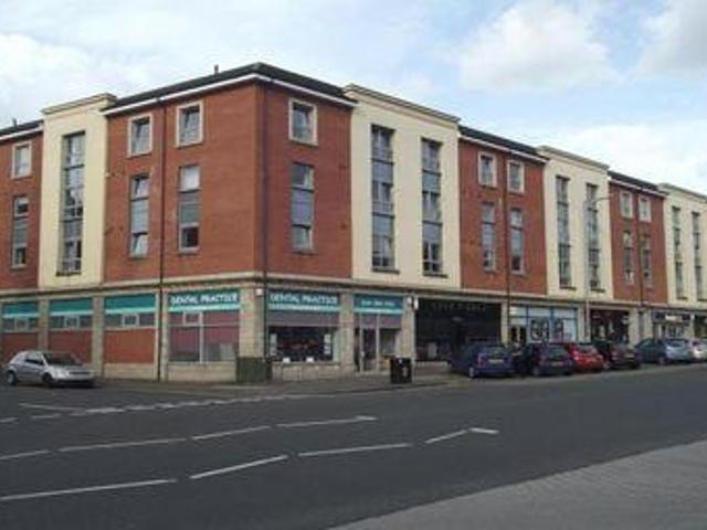 2 Bedrooms Flat for rent in Alexandra Gate, Dennistoun G31