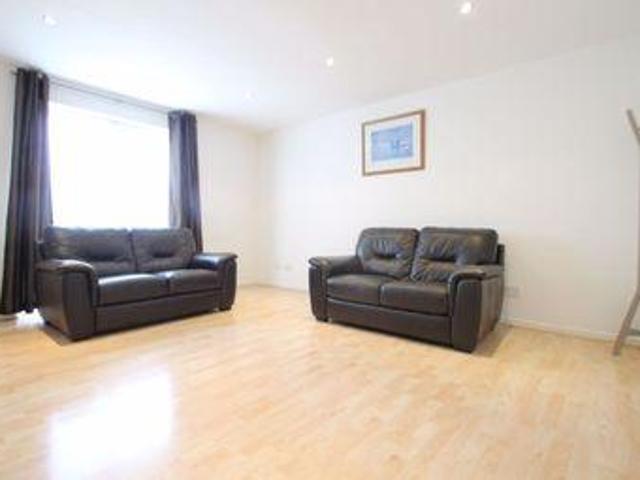 2 Bedrooms Flat for rent in Alexandra Grove, London N12