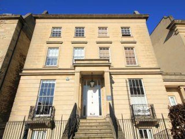 2 Bedrooms Flat for rent in Alexandra House, King´s Road, Reading RG1