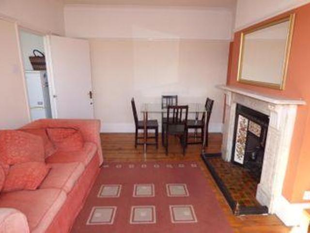 2 Bedrooms Flat for rent in Algernon Road, London SE13