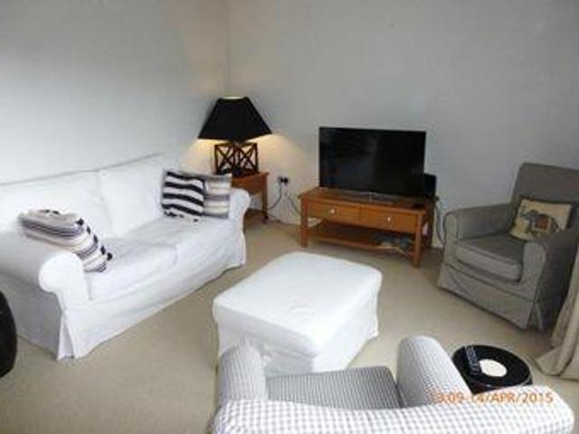 2 Bedrooms Flat for rent in Allanfield, Edinburgh EH7