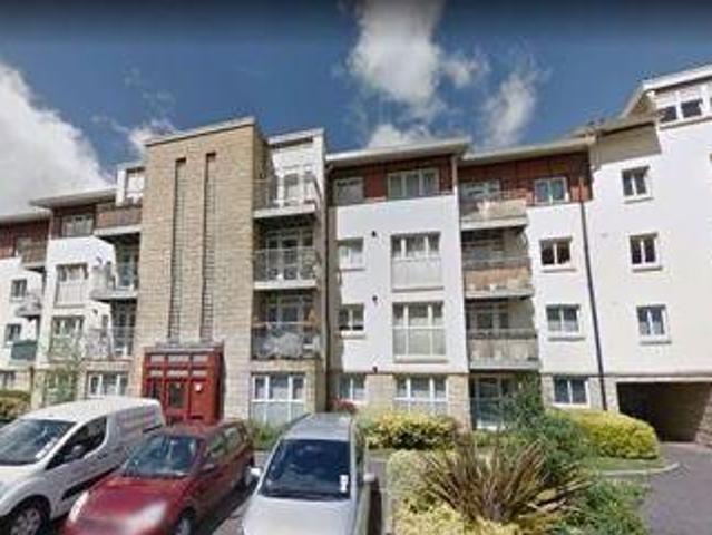 2 Bedrooms Flat for rent in Allanfield Place, Edinburgh EH7