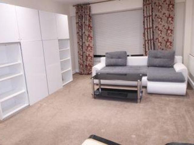 2 Bedrooms Flat for rent in Allard House, Boulevard Drive, Colindale NW9