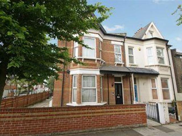 2 Bedrooms Flat for rent in Allison Road, London W3