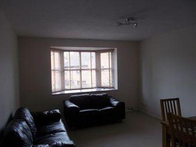 2 Bedrooms Flat for rent in Alphea Close, Colliers Wood, London SW19