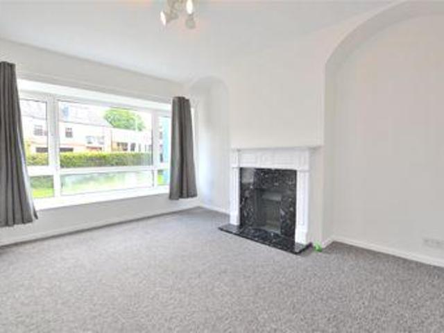 2 Bedrooms Flat for rent in Alston Court, Barnet, Hertfordshire EN5