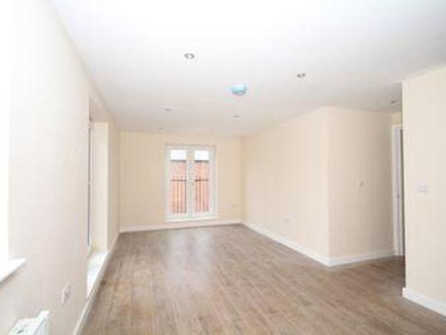 2 Bedrooms Flat for rent in Apt 4, Sapphire Court, Robin Street, Preston, Lancashire PR1