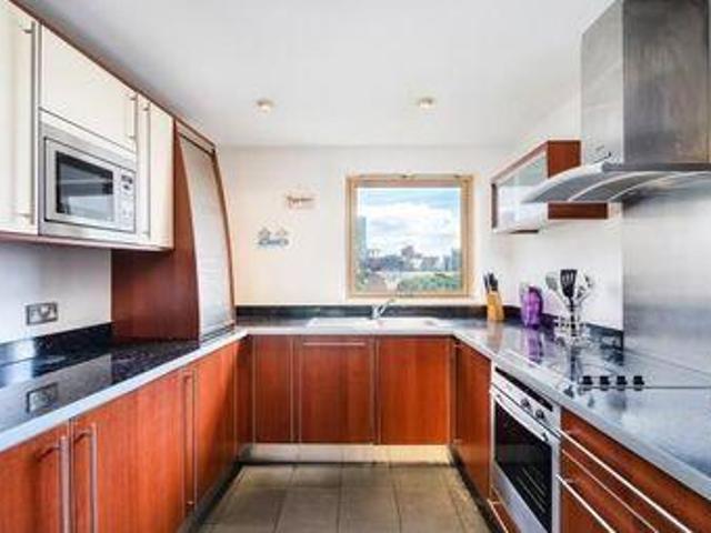 2 Bedrooms Flat for rent in Apollo Building, Newton Place, Docklands E14