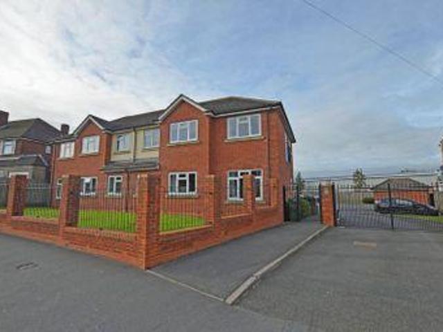 2 Bedrooms Flat for rent in Apsley Road, Oldbury B68