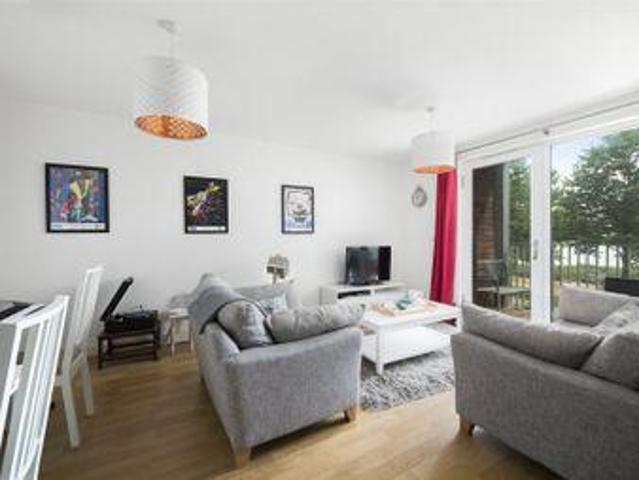 2 Bedrooms Flat for rent in Aqua Apartments, Goodchild Road, London N4