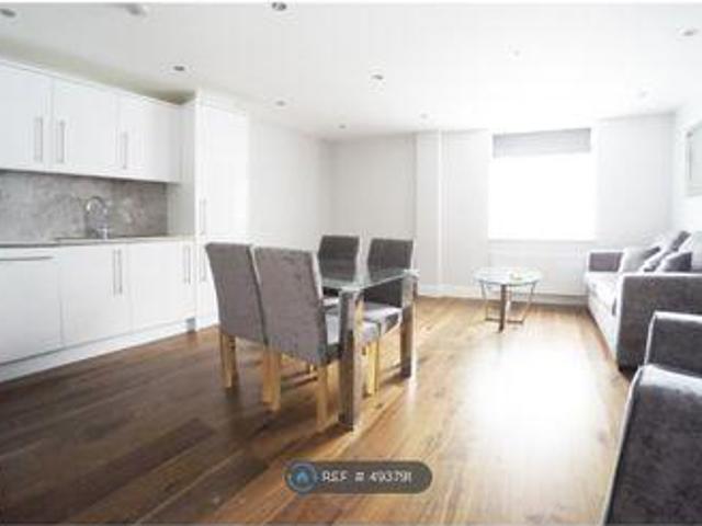 2 Bedrooms Flat for rent in Arthur Road, London SW19