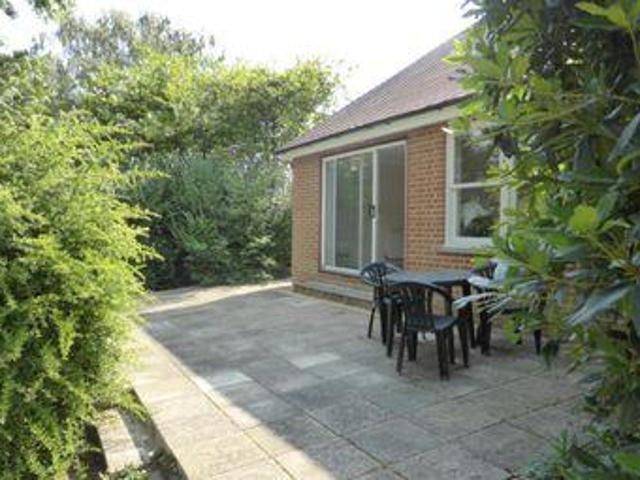 2 Bedrooms Flat for rent in Arthur Road, Wimbledon SW19
