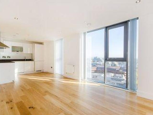 2 Bedrooms Flat for rent in Arc Tower, Ealing, London W5