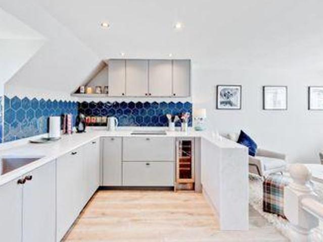 2 Bedrooms Flat for rent in Archel Road, London W14