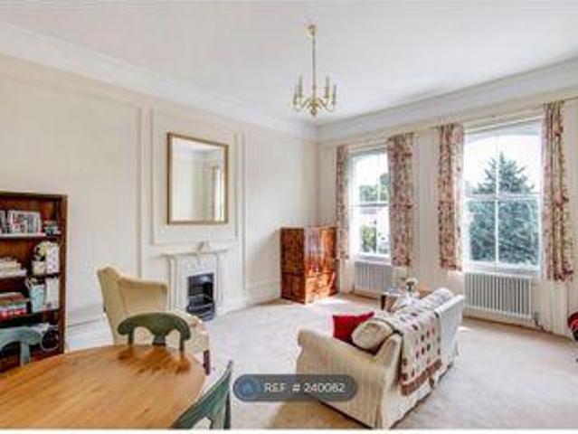 2 Bedrooms Flat for rent in Ardenhurst, Bromley BR1