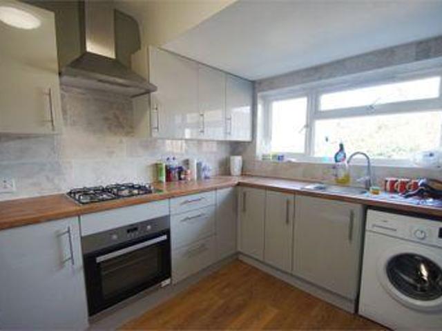 2 Bedrooms Flat for rent in Ardley Close, London NW10