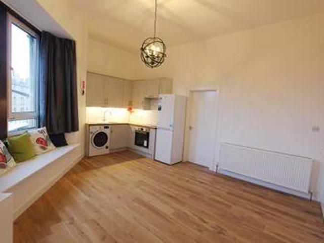 2 Bedrooms Flat for rent in Ardmillan Terrace, Edinburgh EH11
