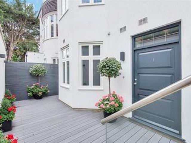 2 Bedrooms Flat for rent in Ardwick Road, London NW2