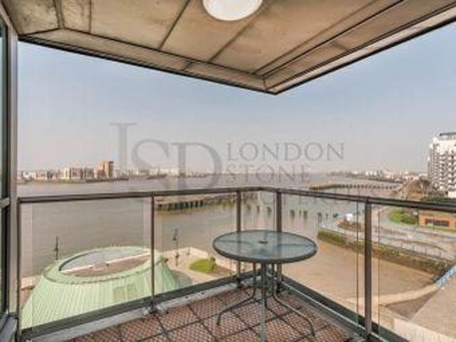 2 Bedrooms Flat for rent in Argyll Road, London SE18