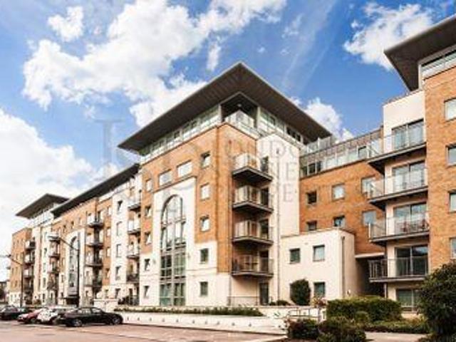 2 Bedrooms Flat for rent in Argyll Road, London SE18