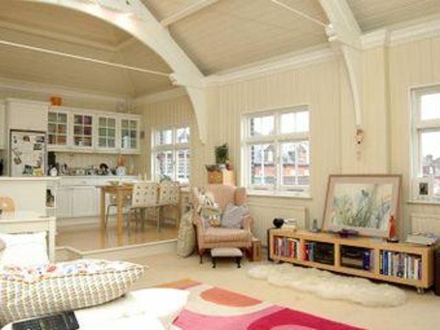 2 Bedrooms Flat for rent in Arkwright Road, Hampstead NW3