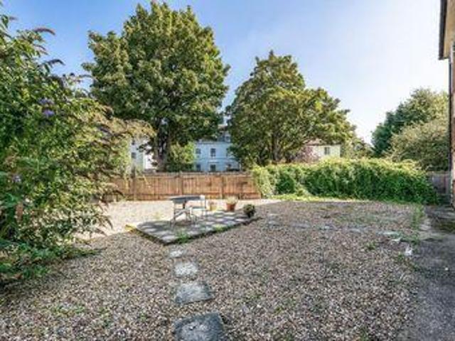 2 Bedrooms Flat for rent in Armfield Court, Clapham Common SW4