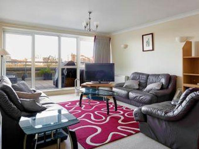 2 Bedrooms Flat for rent in Arnhem Wharf, Canary Wharf E14