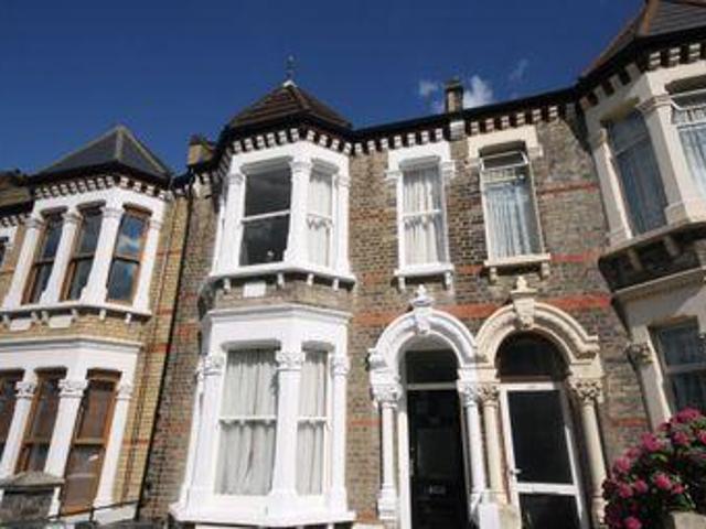 2 Bedrooms Flat for rent in Arodene Road, London SW2
