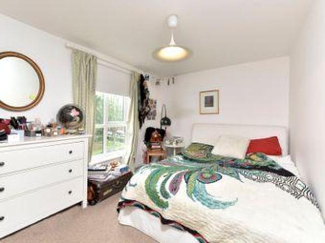 2 Bedrooms Flat for rent in Ascalon Street, Battersea SW8