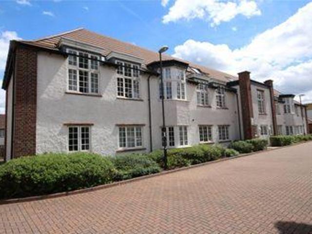 2 Bedrooms Flat for rent in Ascot Drive, Letchworth Garden City SG6