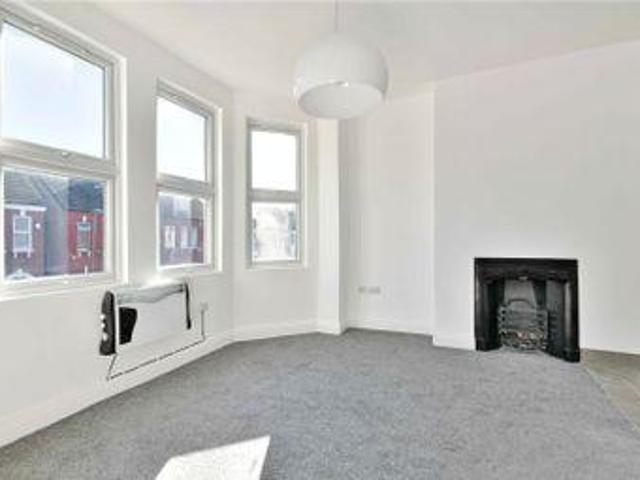 2 Bedrooms Flat for rent in Ash Grove, Cricklewood NW2
