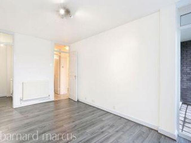 2 Bedrooms Flat for rent in Ashbourne Close, London N12