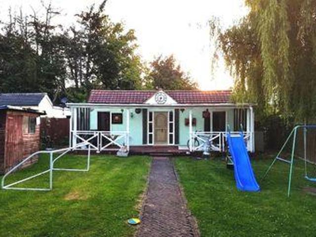 2 Bedrooms Flat for rent in Ashley Lane, Hendon NW4