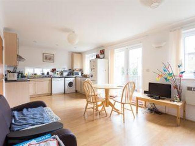 2 Bedrooms Flat for rent in Autumn House, Alkham Road N16