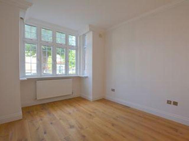 2 Bedrooms Flat for rent in Audley Road, Hendon, London NW4