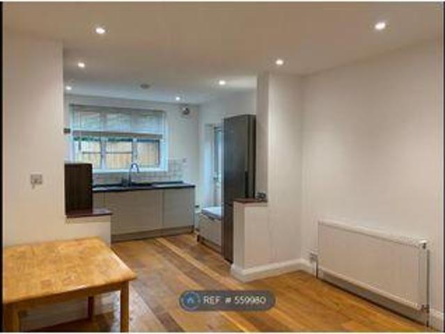 2 Bedrooms Flat for rent in Audley Road, London NW4