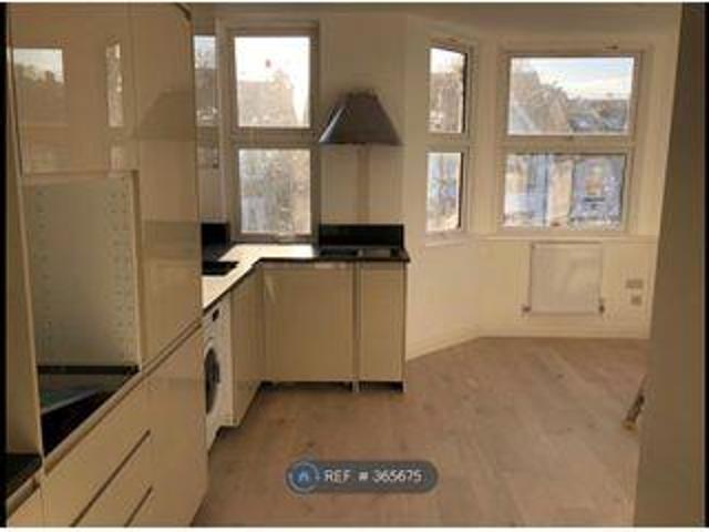 2 Bedrooms Flat for rent in Audley Road, London NW4