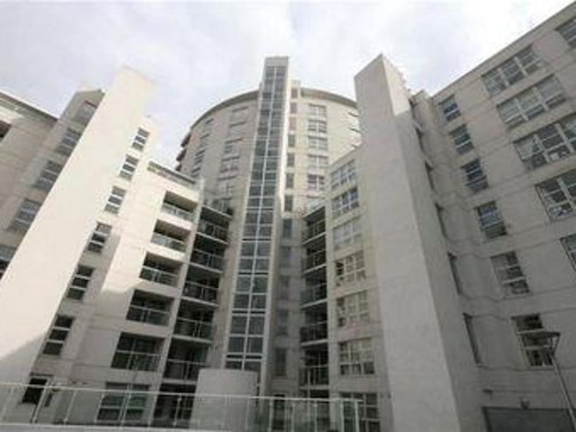 2 Bedrooms Flat for rent in Aurora Building, Blackwall Way, Canary Wharf, London E14