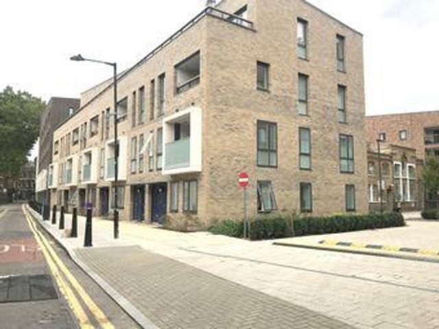 2 Bedrooms Flat for rent in Austin Street, London E2