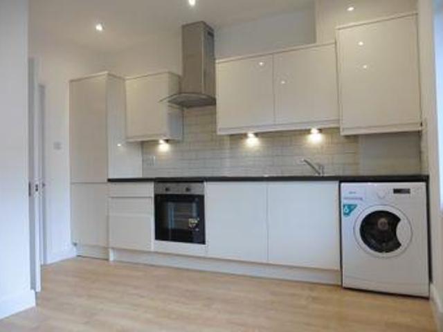 2 Bedrooms Flat for rent in Avenue Mews, Muswell Hill, London N10