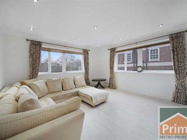 2 Bedrooms Flat for rent in Avenue Road, London NW8