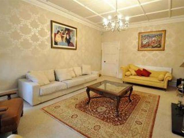 2 Bedrooms Flat for rent in Avenue Road, London NW8
