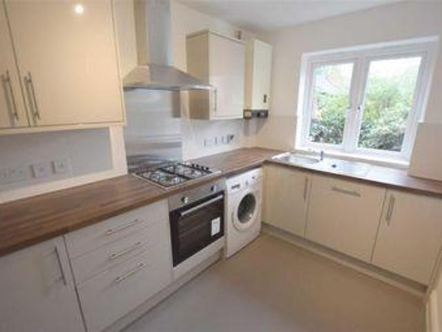 2 Bedrooms Flat for rent in Avenue Road, North Finchley, London N12