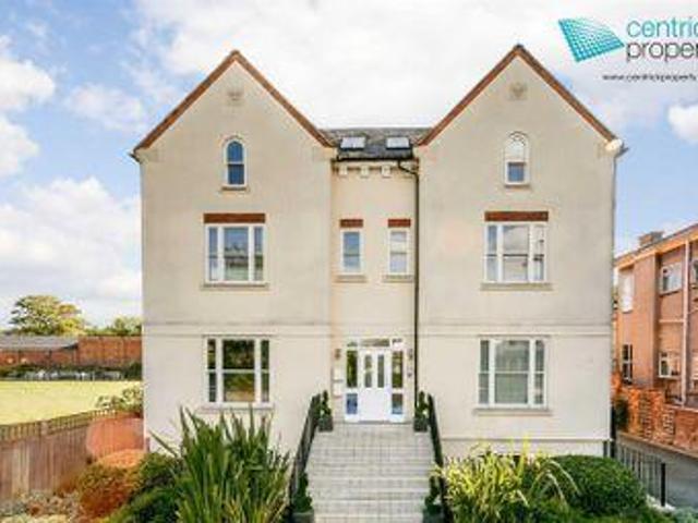 2 Bedrooms Flat for rent in Avoncroft Court, Avenue Road, Leamington Spa CV31