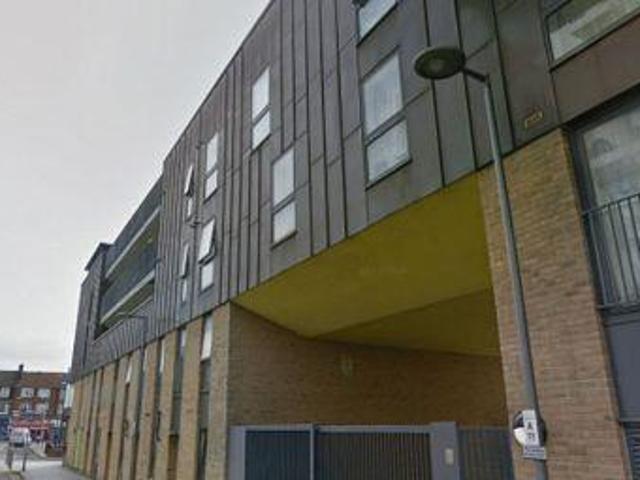 2 Bedrooms Flat for rent in Axe Street, Barking IG11