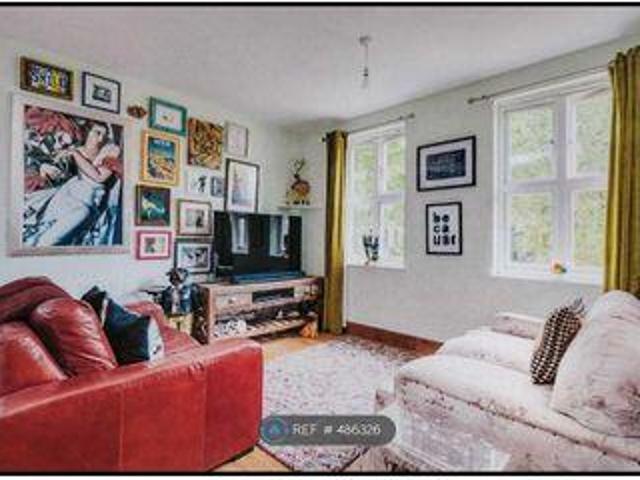 2 Bedrooms Flat for rent in Azure House, London E2