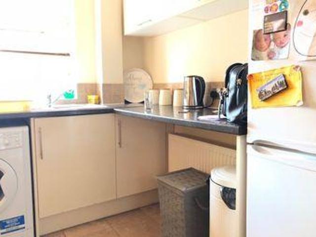 2 Bedrooms Flat for rent in Azalea Close, Hanwell W7
